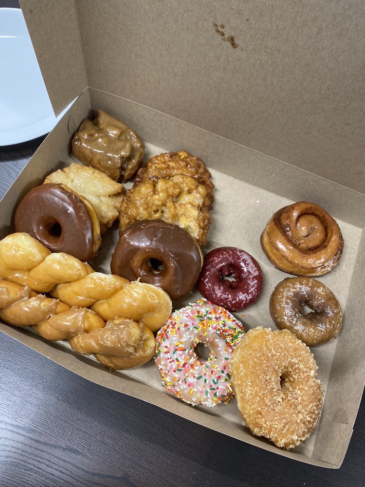 Rainbow Donuts Cafe and Deli, Phoenix | Roadtrippers