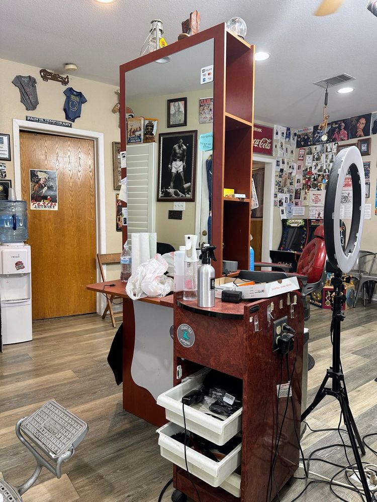 PAPA FRANK’S BARBERSHOP - Updated December 2025 - 31 Photos & 26 ...