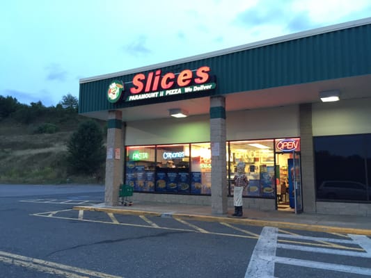 PARAMOUNT PIZZA SLICES - Updated November 2025 - 11 Photos & 29 Reviews ...