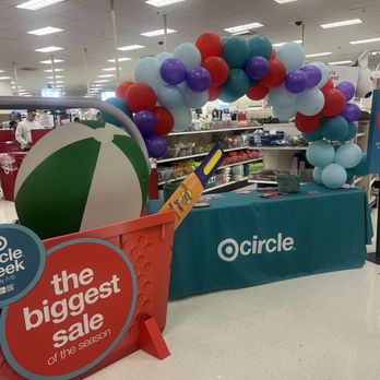 TARGET - Updated October 2025 - 146 Photos & 199 Reviews - 3401 N Miami ...