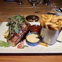 OAK LONG BAR + KITCHEN - Updated August 2025 - 563 Photos & 476 Reviews ...