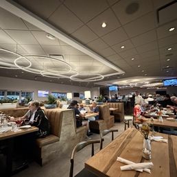 FIN & TONIC - Updated December 2025 - 46 Photos & 98 Reviews - 6747 S ...