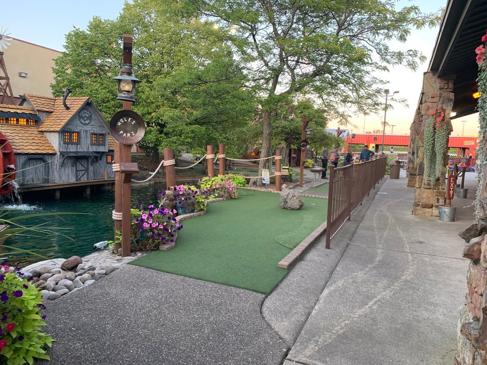 CLUBHOUSE FUN CENTER - 36 Photos & 25 Reviews - 70 Jay Scutti Blvd ...