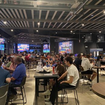 TOM’S WATCH BAR - Updated November 2024 - 100 Photos & 81 Reviews - 261 ...