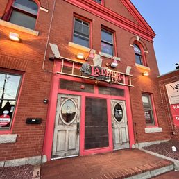 LADDER 133 SPORTS KITCHEN & SOCIAL - Updated December 2025 - 275 Photos ...