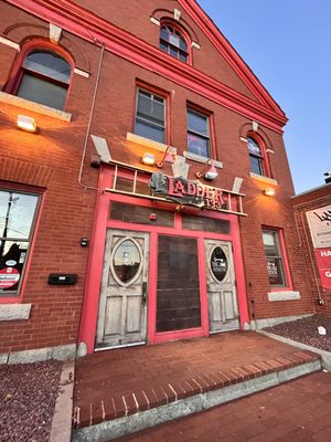 LADDER 133 SPORTS KITCHEN & SOCIAL - Updated December 2025 - 275 Photos ...