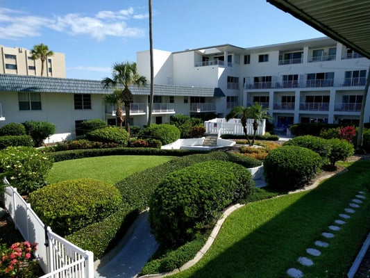 FOUR WINDS BEACH RESORT - Updated January 2026 - 17 Photos & 15 Reviews ...