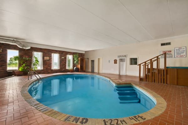 LONDON TRAVEL INN - Updated August 2025 - 11 Photos - 738 Exeter Road ...