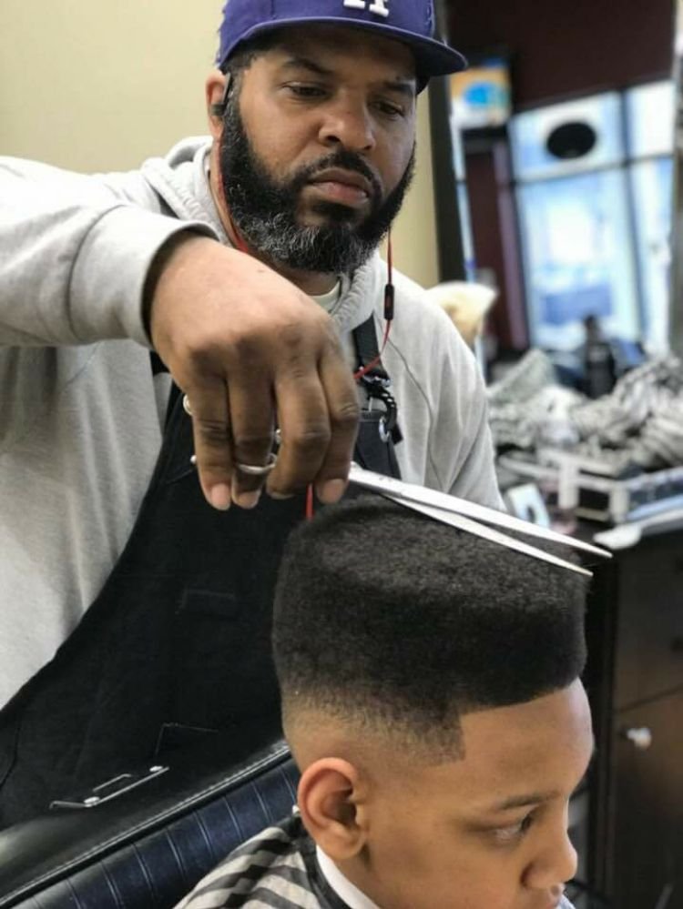 THE PRECISION BARBER LOUNGE - Updated September 2025 - 18 Photos - 636 ...