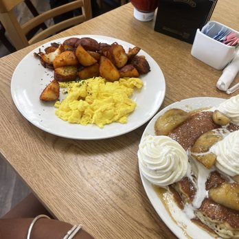 SHA SWIRL CAFE & BAKERY - Updated July 2025 - 60 Photos & 26 Reviews ...