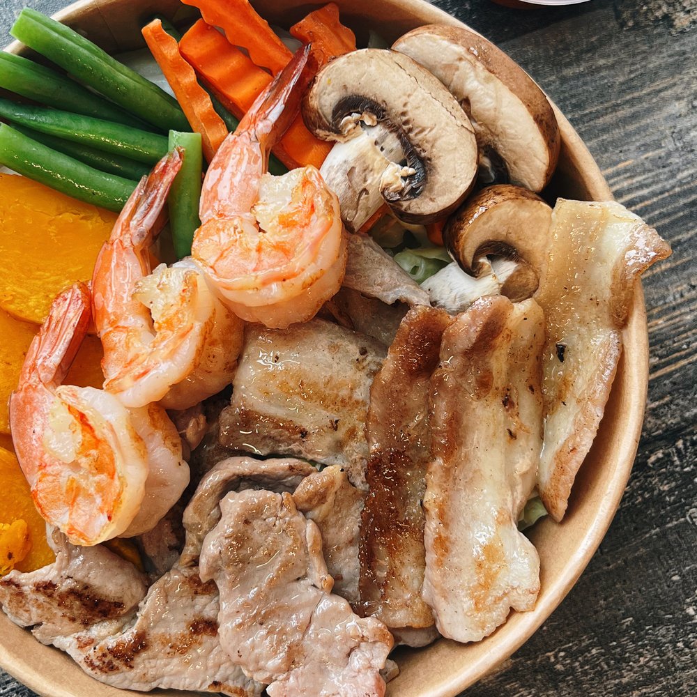 GRILLZILLA - Updated November 2024 - 24 Photos - 2 Royal Vista Link NW ...