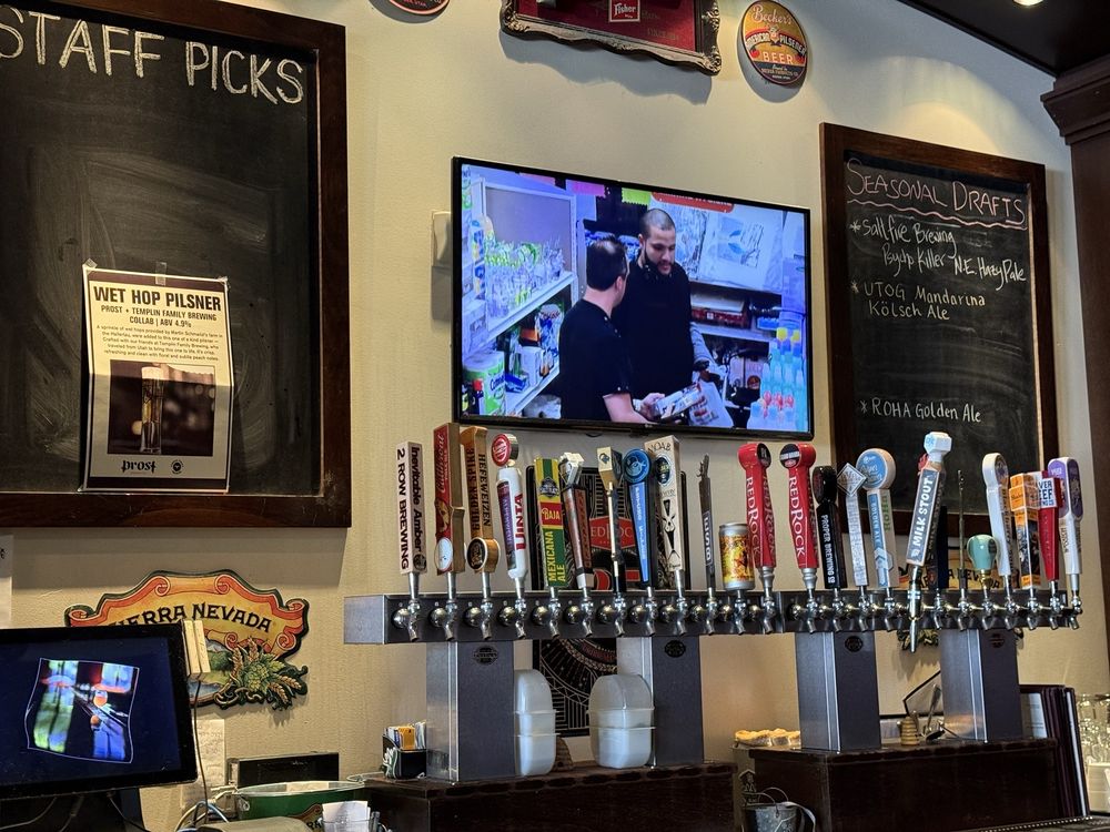 BEERHIVE PUB - Updated May 2026 - 466 Photos & 512 Reviews - 128 S Main ...