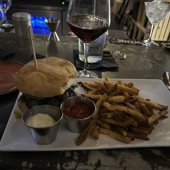BREAKNECK TAVERN - Updated December 2025 - 353 Photos & 412 Reviews ...