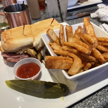 PUB 235 - Updated January 2025 - 183 Photos & 245 Reviews - 235 N Ave ...