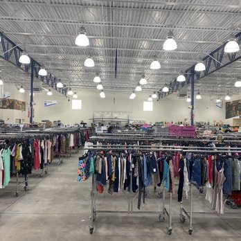 GOODWILL SUPERSTORE - Updated December 2025 - 15 Photos & 33 Reviews ...