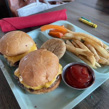 RED COW WAYZATA - Updated August 2024 - 25 Photos & 37 Reviews - 881 Lk ...