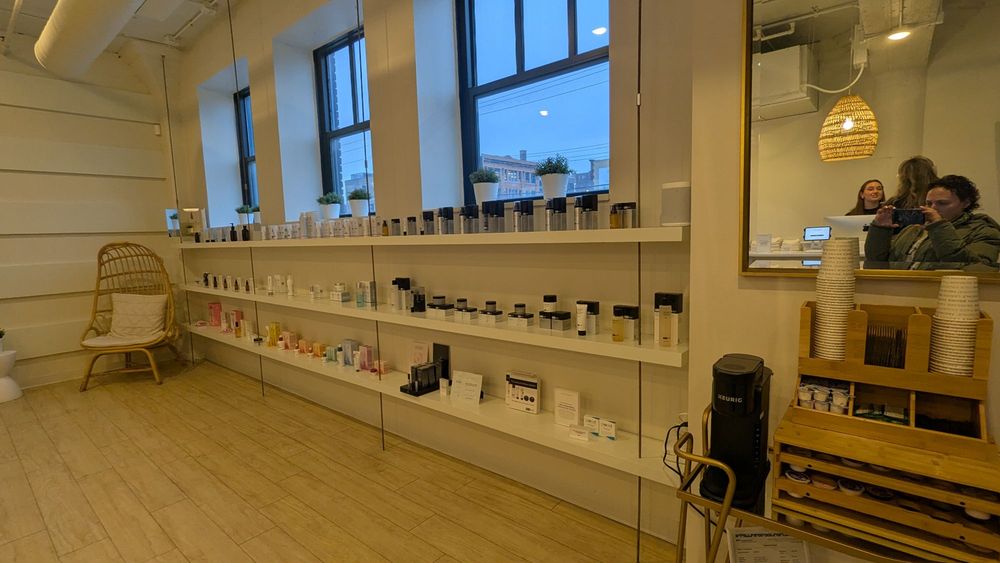 FACE FOUNDRIÉ NORTH LOOP - Updated September 2025 - 37 Photos & 22 ...