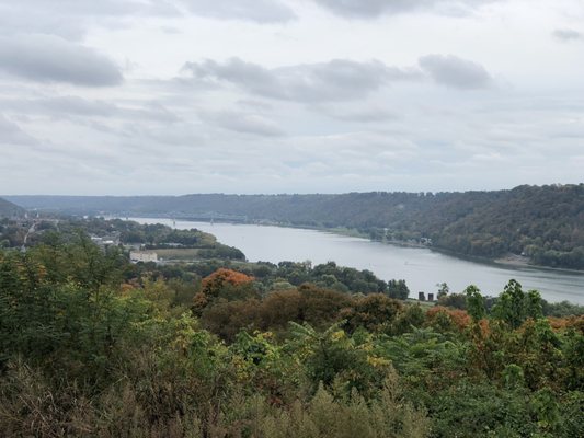 FALLS RESTAURANT AT CLIFTY INN - Updated September 2024 - 35 Photos ...