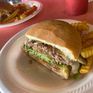 HAPPY BURGER - 37 Photos & 38 Reviews - 3375 N Yarbrough Dr, El Paso ...
