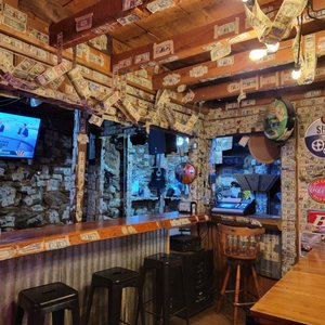 HIDEOUT SALOON - 191 Photos & 89 Reviews - Cocktail Bars - 5031 State ...