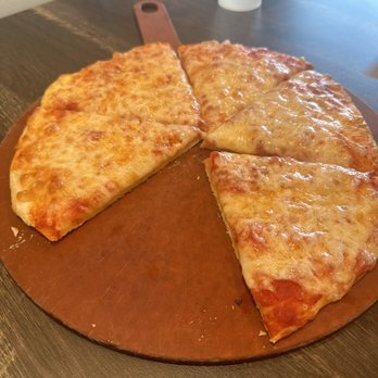 INVICTUS PIZZA KITCHEN - Updated December 2025 - 17 Photos & 10 Reviews ...