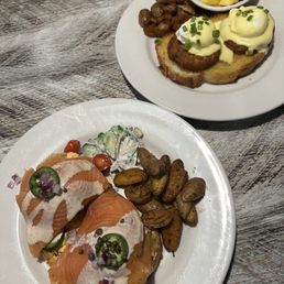 LOCAL TABLE - Updated December 2025 - 760 Photos & 714 Reviews - 24033 ...