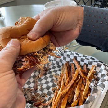 SWIFTY PIG BBQ - Updated December 2025 - 35 Photos & 14 Reviews - 1301 ...