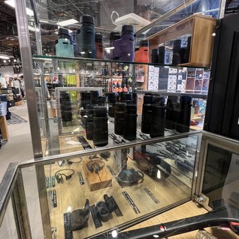 REI - Updated December 2025 - 38 Photos & 98 Reviews - 1550 Mercantile ...