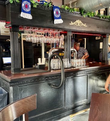 ST ANDREWS PUB - Updated December 2025 - 21 Photos & 11 Reviews - 949 ...