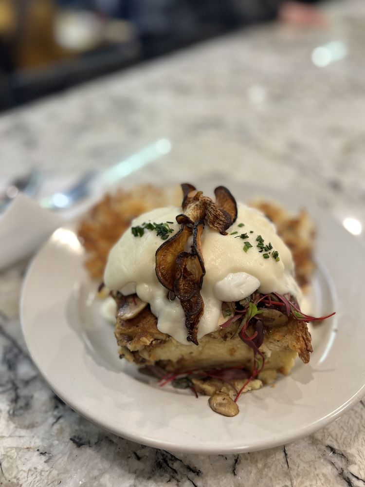 THE DANDY LION - Updated September 2024 - 236 Photos & 185 Reviews ...