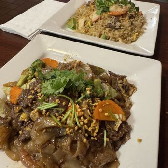 YO’S THAI STREET FOOD - Updated June 2025 - 50 Photos & 30 Reviews - 12 ...