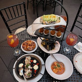 MOMPOU TAPAS BAR & RESTAURANT - Updated May 2025 - 608 Photos & 535 ...