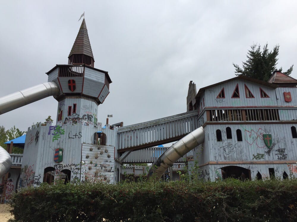 ROBIN-HOOD-SPIELPLATZ - Updated April 2024 - Elfriede-Kuhr-Str. 7 ...
