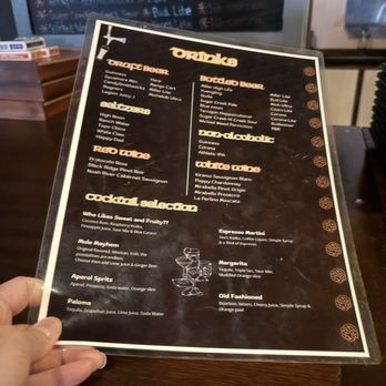 SUN VALLEY SOCIAL HOUSE - Updated April 2026 - 21 Photos - 6455 Old ...