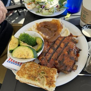 MOUNTAIN OAKS CAFE - Updated May 2024 - 107 Photos & 65 Reviews - 40282 ...