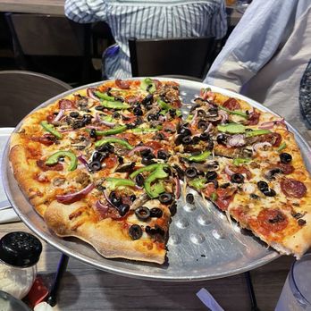 ROCK’N DOUGH PIZZA BREWERY - Updated May 2025 - 13 Photos & 22 Reviews ...