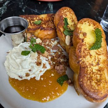 CIRA - Updated May 2025 - 1355 Photos & 569 Reviews - 200 N Green St ...