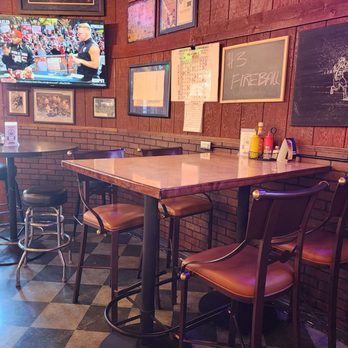 BRICKIES TAVERN - Updated June 2025 - 132 Photos & 158 Reviews - 706 W ...