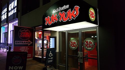 YUK YUK’S NIAGARA FALLS - Updated December 2025 - 12 Photos - 6455 ...