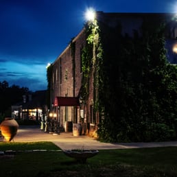 THE VINTAGE HOUSE AT MESSINA HOF - Updated July 2025 - 109 Photos & 70 ...