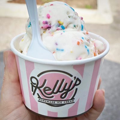 KELLY’S HOMEMADE ICE CREAM - 153 Photos & 96 Reviews - 119 N Central ...