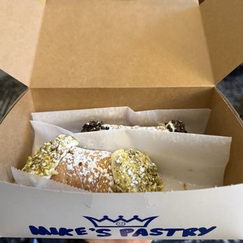 MIKE’S PASTRY - Updated March 2025 - 7990 Photos & 9288 Reviews - 300 ...