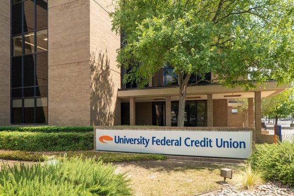 UFCU - Updated September 2025 - 27 Photos & 101 Reviews - 3305 Steck ...