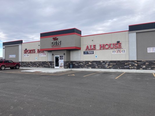 THE DEN SPORTS BAR & ALE HOUSE - Updated October 2025 - 16 Photos & 14 Reviews - 1411 Chy Way ...