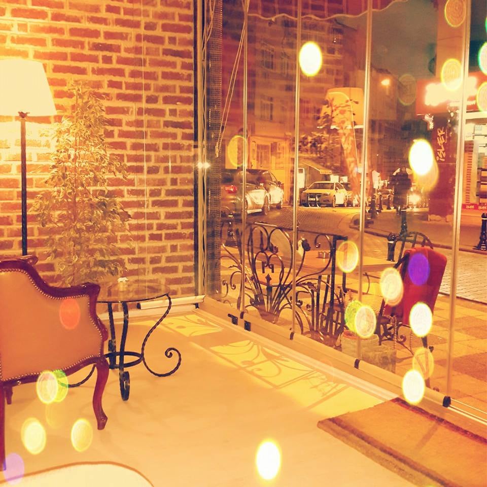 LE BRIQUE CAFE & RESTAURANT - Osmanağa Mah., İstanbul, Turkey - Cafes ...