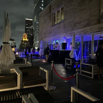 Z ON 23 ROOFTOP - Updated August 2024 - 213 Photos & 250 Reviews - 1121 ...