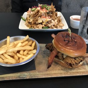 TAP 22 GRILL & BAR - 71 Photos & 94 Reviews - American (New) - 1443 1st ...