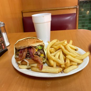 OLD TIME DRIVE IN - Updated September 2024 - 186 Photos & 334 Reviews ...