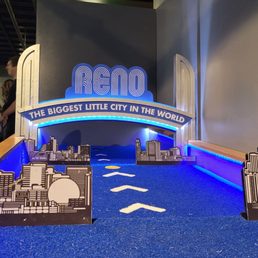 BIRDEEZ - Updated July 2025 - 234 Photos & 74 Reviews - 151 N Sierra St ...