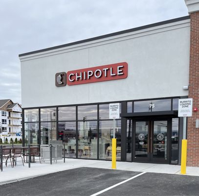 CHIPOTLE MEXICAN GRILL - Updated January 2025 - 75 Newport Ave, East ...